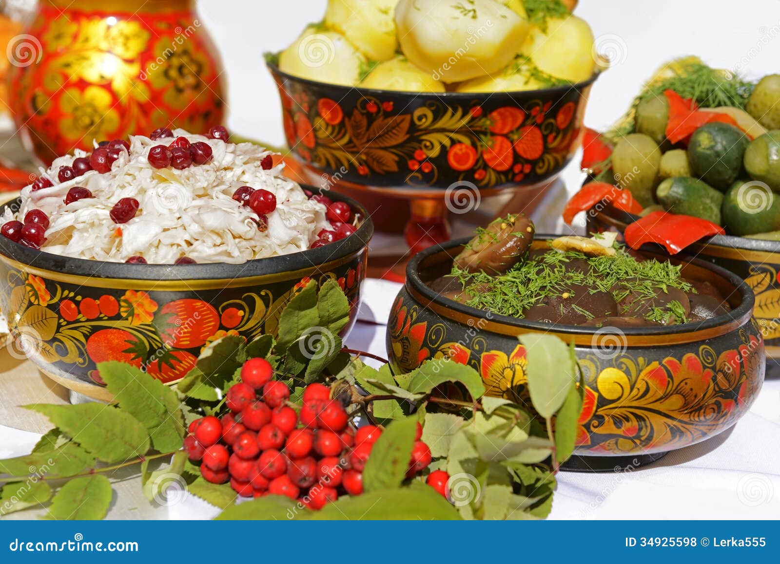 Nourriture nationale russe photo stock. Image du repas - 34925598