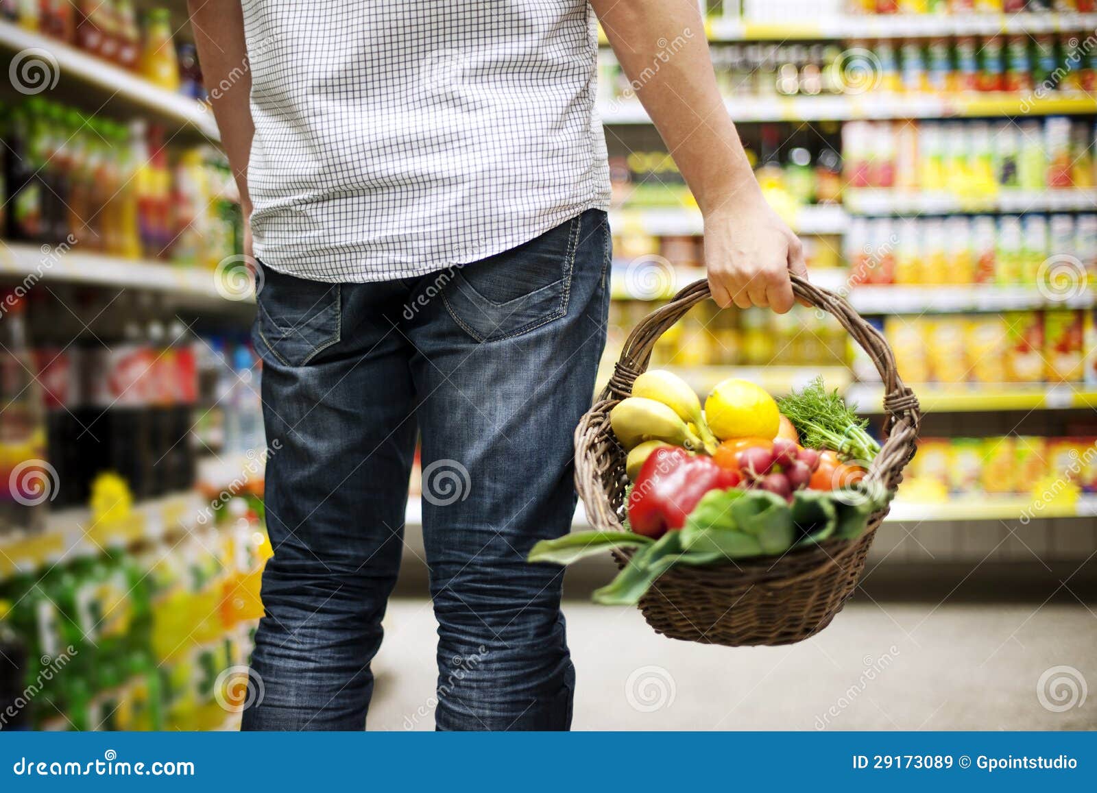 Nourriture Saine Remplie Par Panier Image stock - Image du humain ...