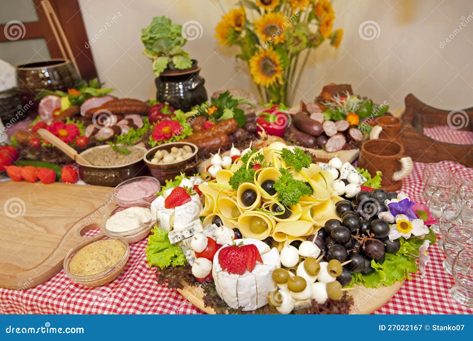 Nourriture Traditionnelle De Campagne Image stock - Image du cuit ...