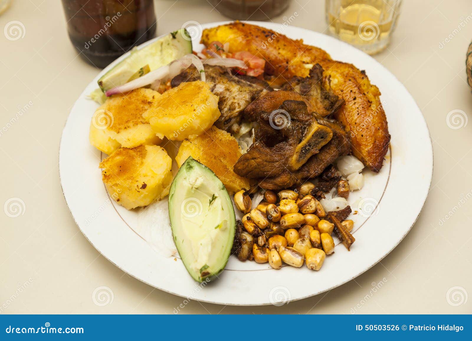 Nourriture Typique De L'Equateur Photo stock - Image du avocat, fermer ...