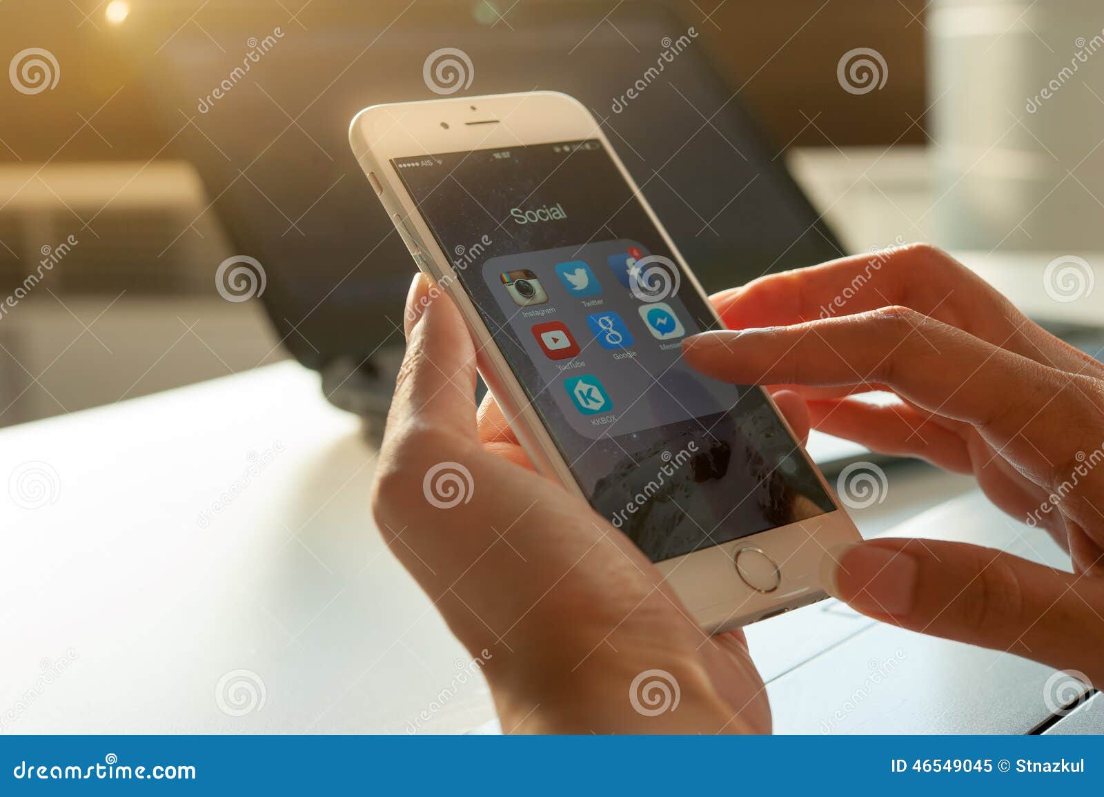 NOVEMBER 06, 2014 - BANGKOK: Hand of Man Using Iphone6 Editorial Image ...