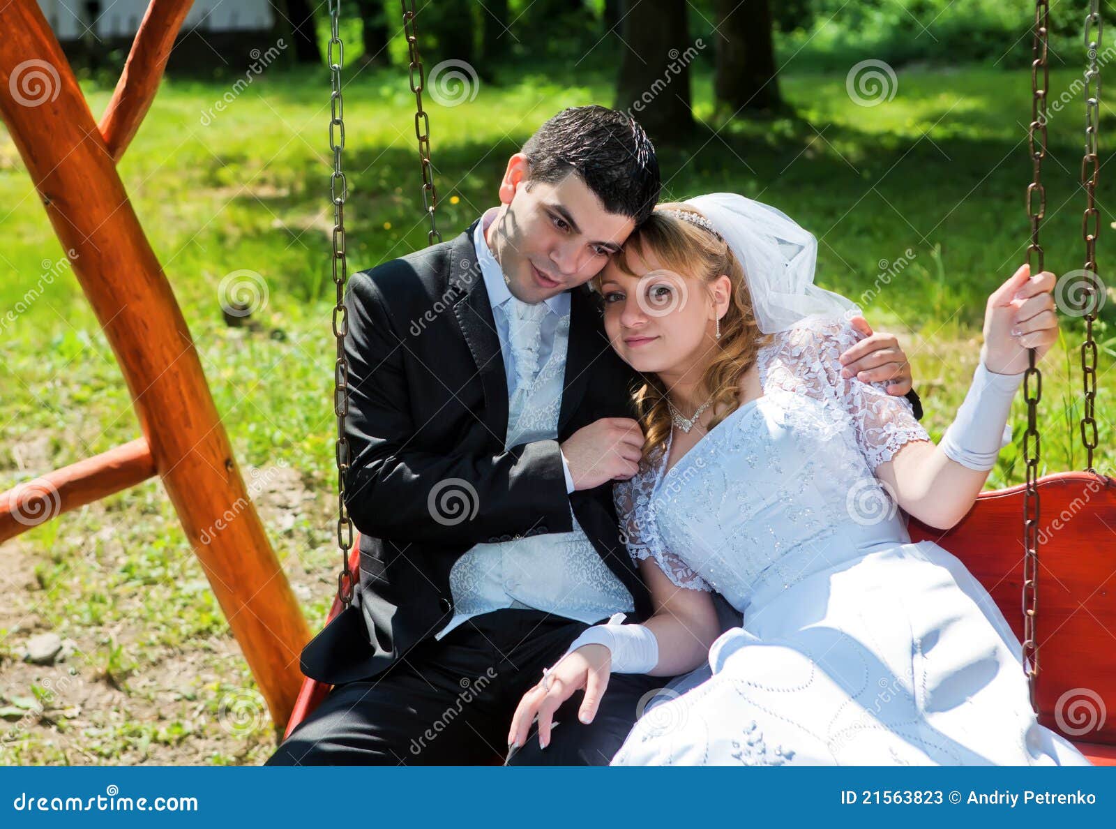 Novia y novio imagen de archivo. Imagen de mirada, anillo - 21563823