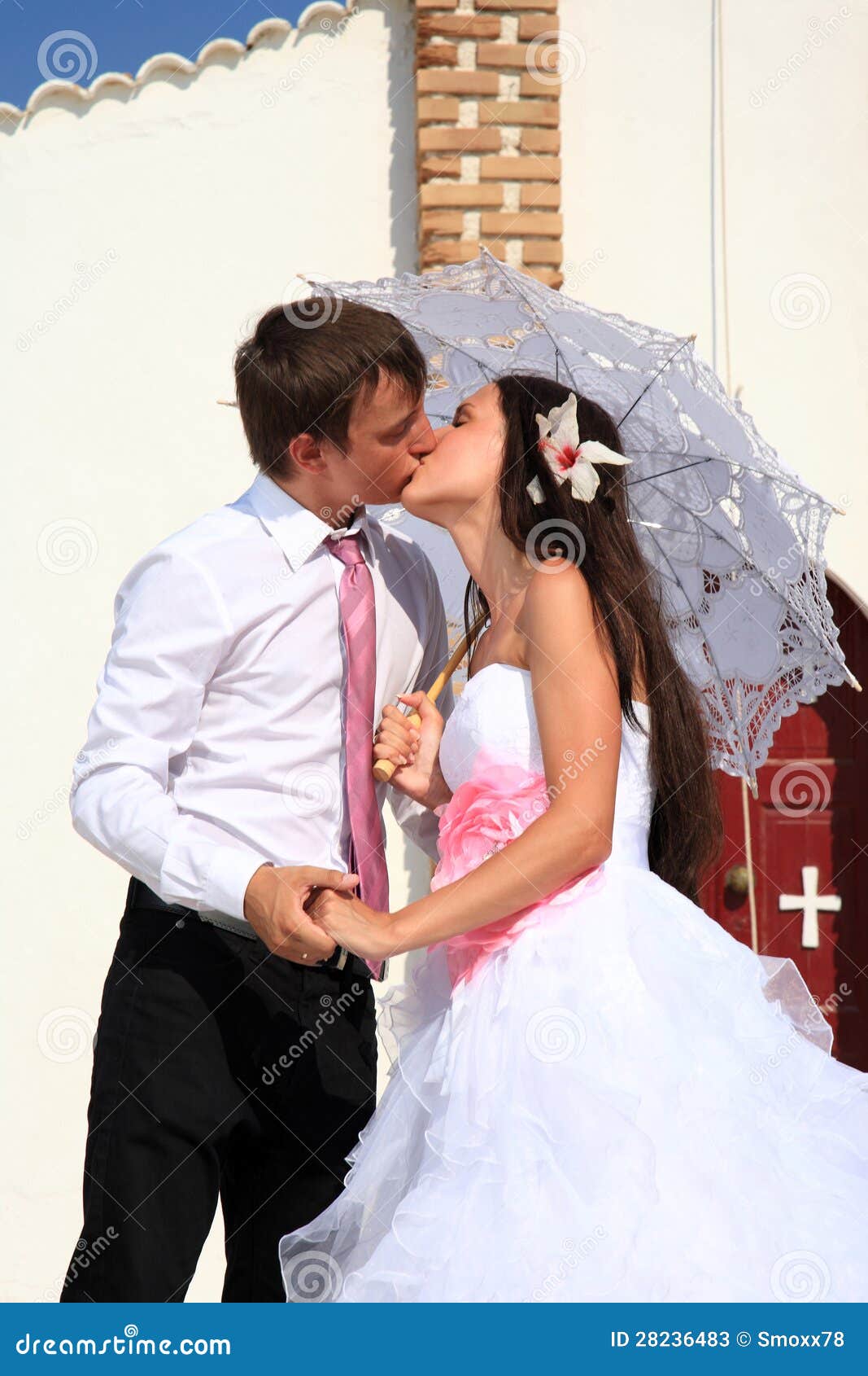 Novia y novio imagen de archivo. Imagen de ocasional - 28236483