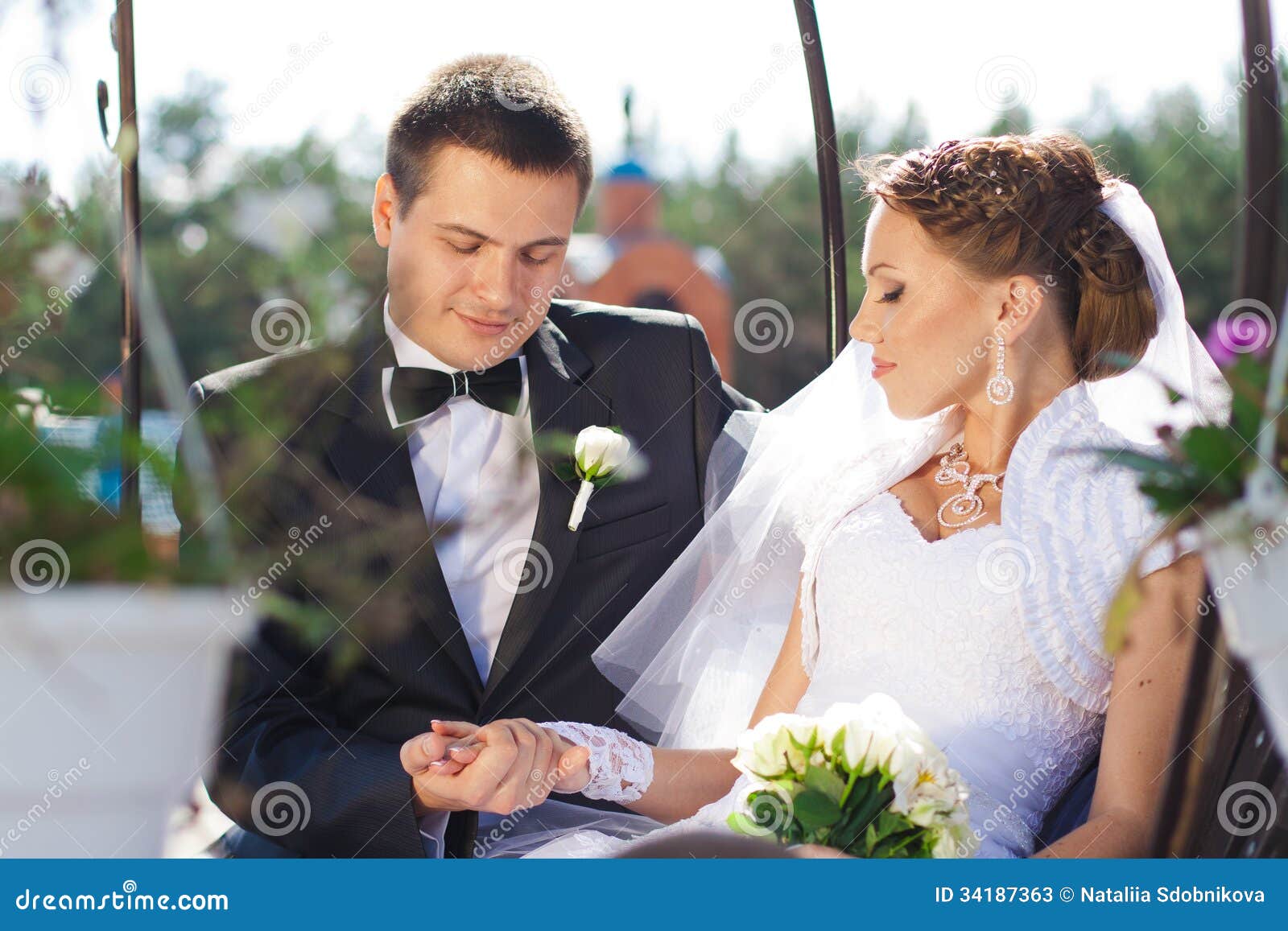 Novia y novio imagen de archivo. Imagen de cara, pares - 34187363