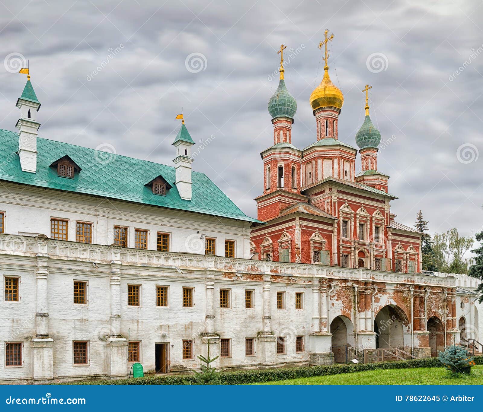 Novodevichy Convent in Moscow Stock Image - Image of convent, dome ...