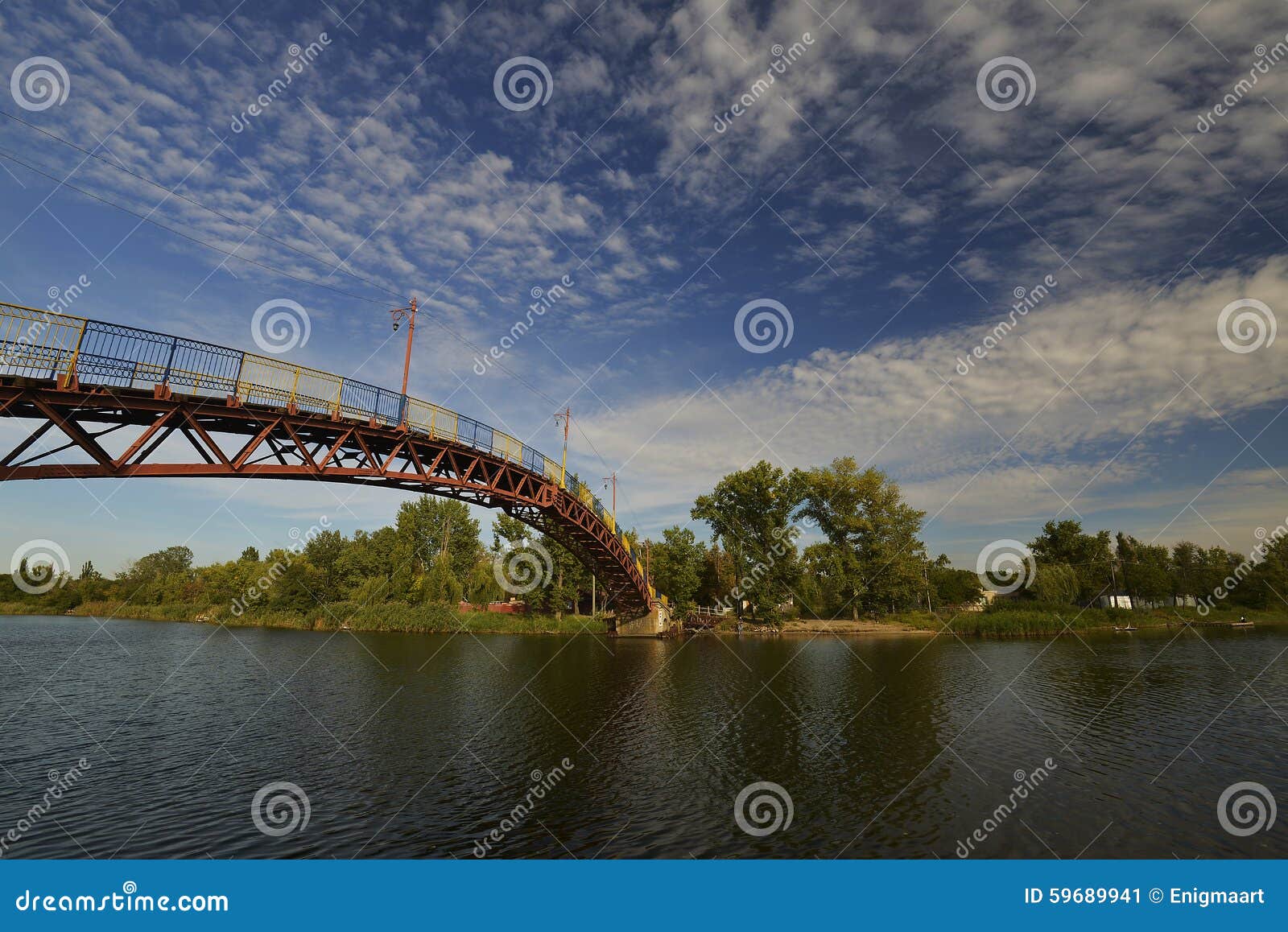 Novomoskovsk imagen de archivo. Imagen de flores, casa - 59689941