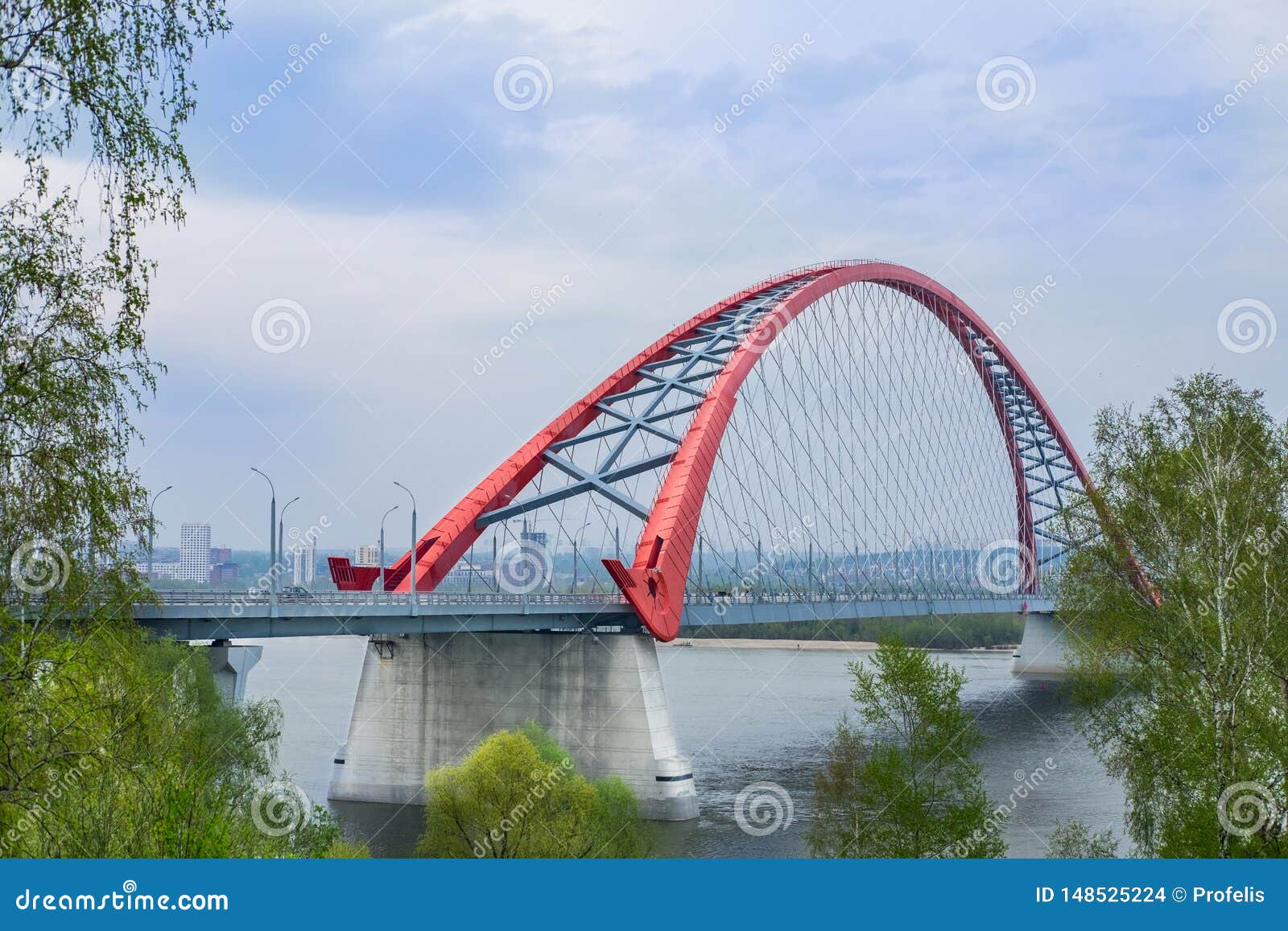 Novosibirsk, Russia, May 11, 2019: Bugrinsky Bridge Over the River Ob ...