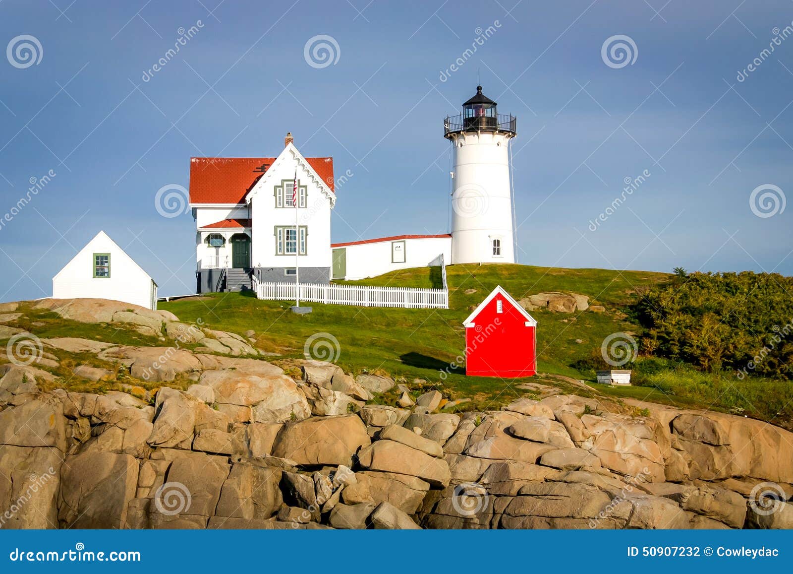 Nubble Lighthouse stock photo. Image of dusky, cliffs - 50907232