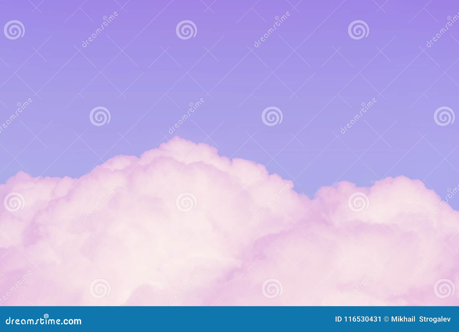 Nubes Rosadas En El Cielo Suavemente Violeta Imagen de archivo - Imagen ...