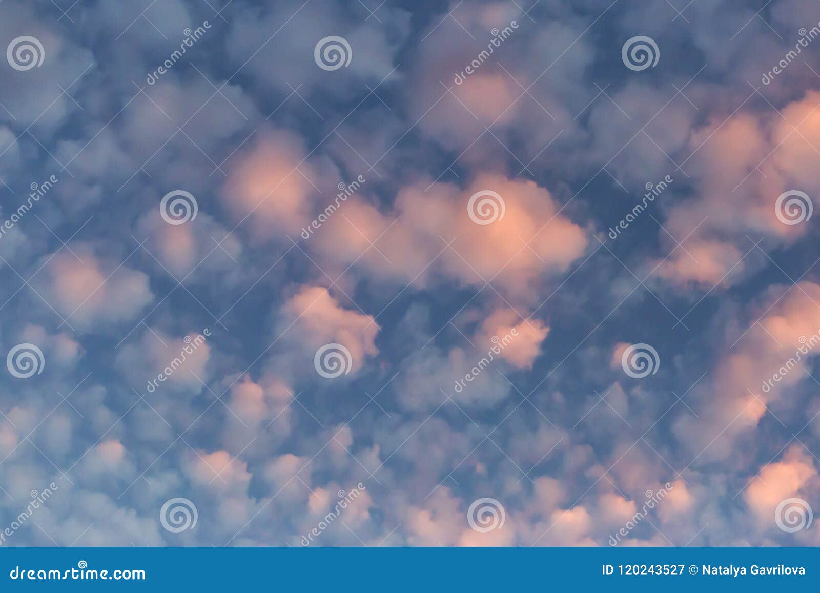 Nubes Rosadas Y Mullidas, Hermosas Imagen de archivo - Imagen de rosa ...