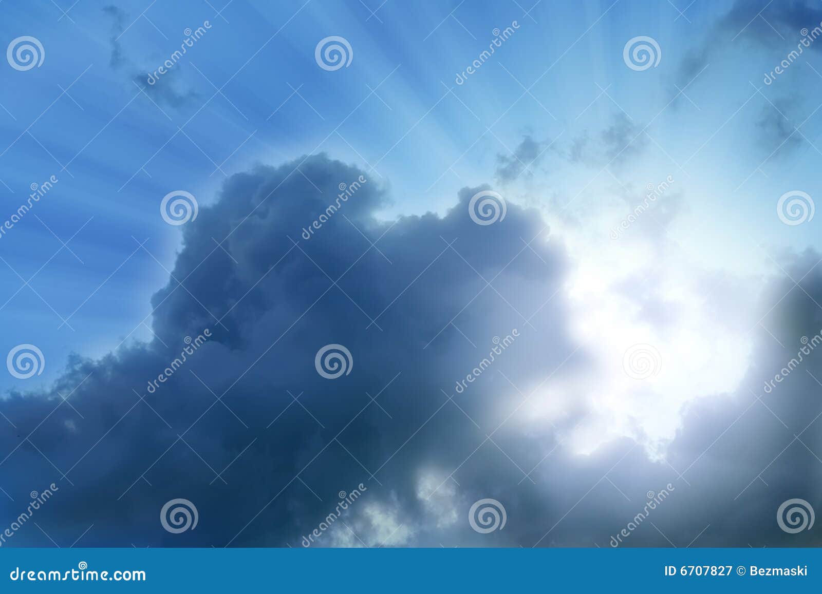 Nubes y sol imagen de archivo. Imagen de expresar, vigas - 6707827