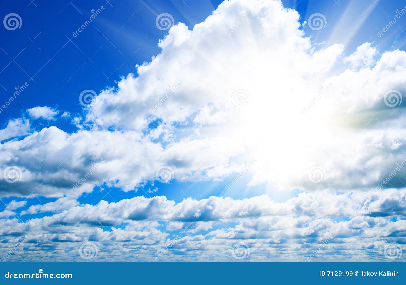 Nubes y sol imagen de archivo. Imagen de verano, blanco - 7129199