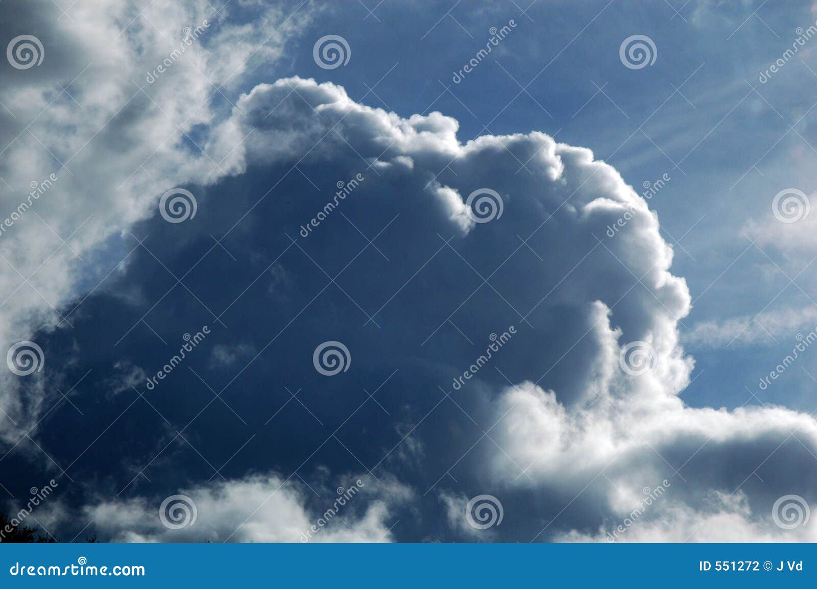 Nubi fotografia stock. Immagine di radura, silenzioso, tavolo - 551272