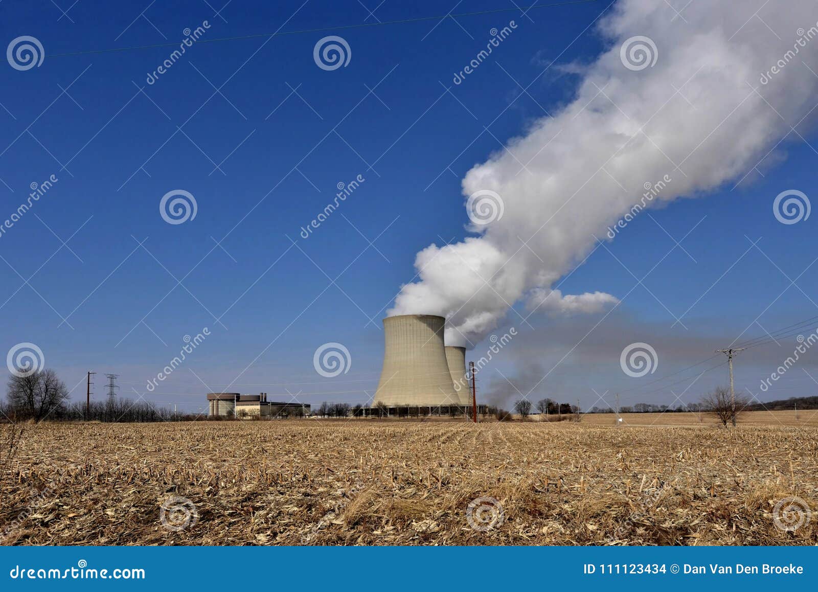 Nuclear Reactor Containment Buildings and Cooling Towers Stock Photo ...