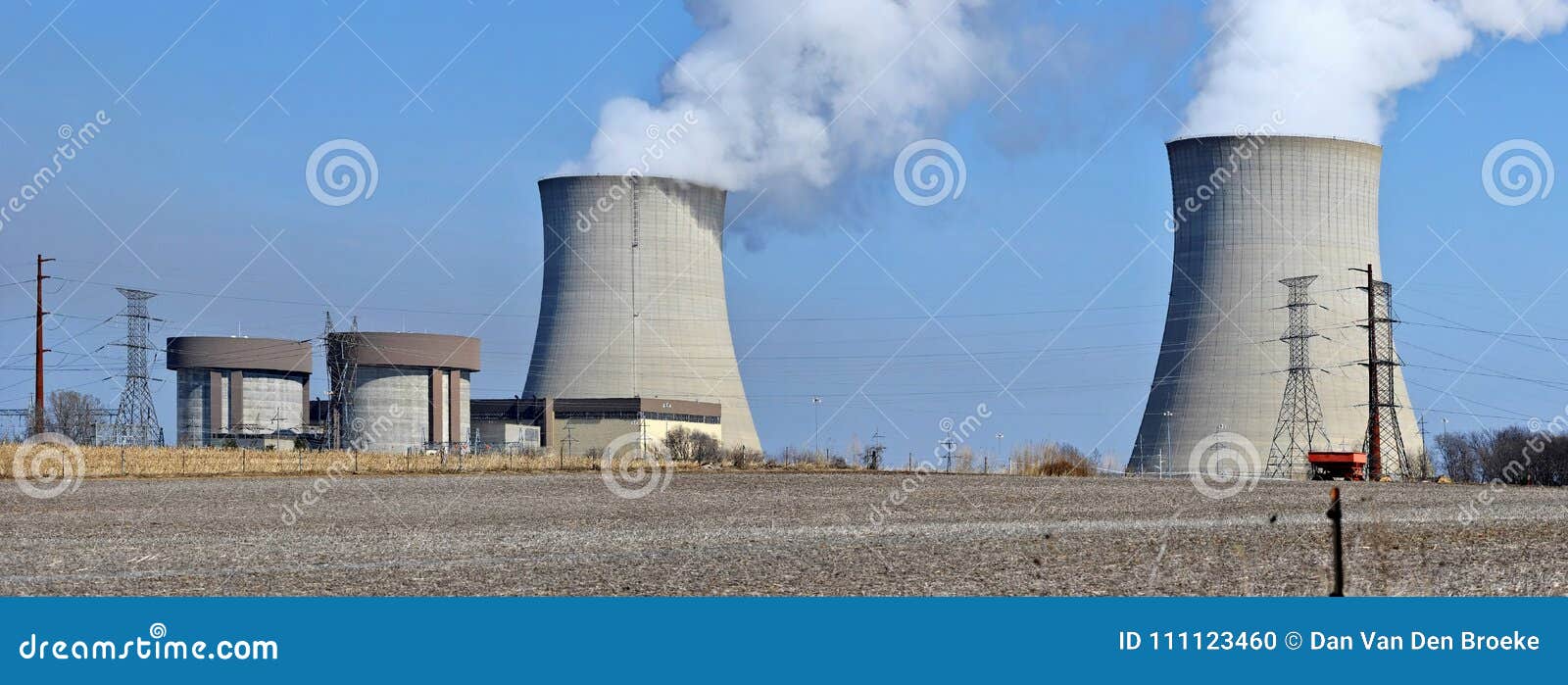 Nuclear Reactor Containment Buildings and Cooling Towers Stock Photo ...
