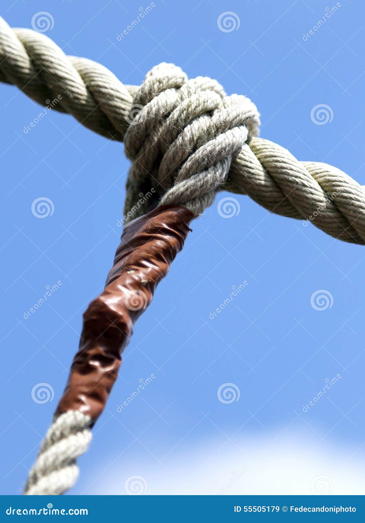 Nudo Con La Cuerda Robusta Para Recordar Los Compromisos Imagen de ...