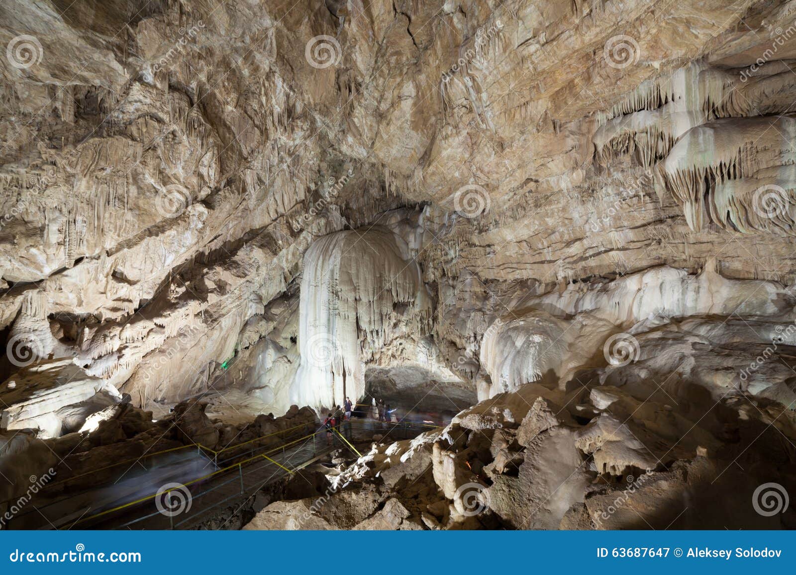 Nueva cueva de Athos imagen de archivo. Imagen de cueva - 63687647