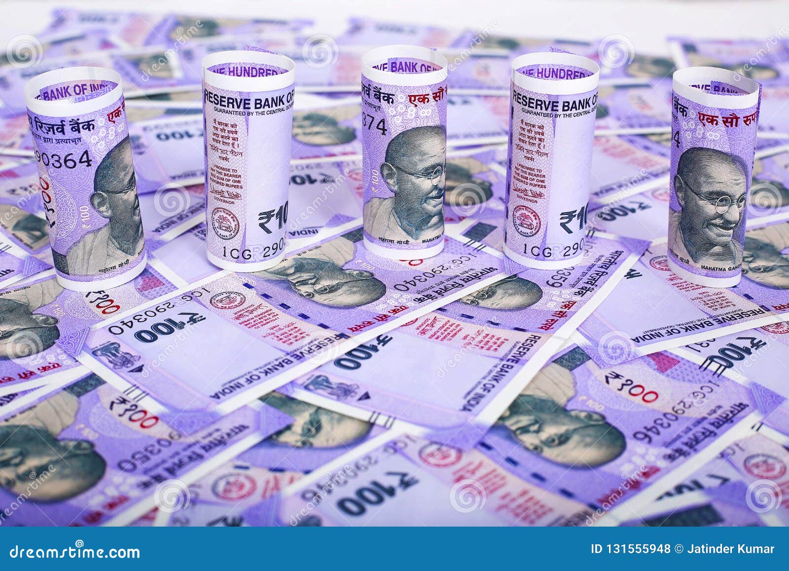 Nueva Moneda De La Rupia India 100 Foto de archivo - Imagen de banquero ...