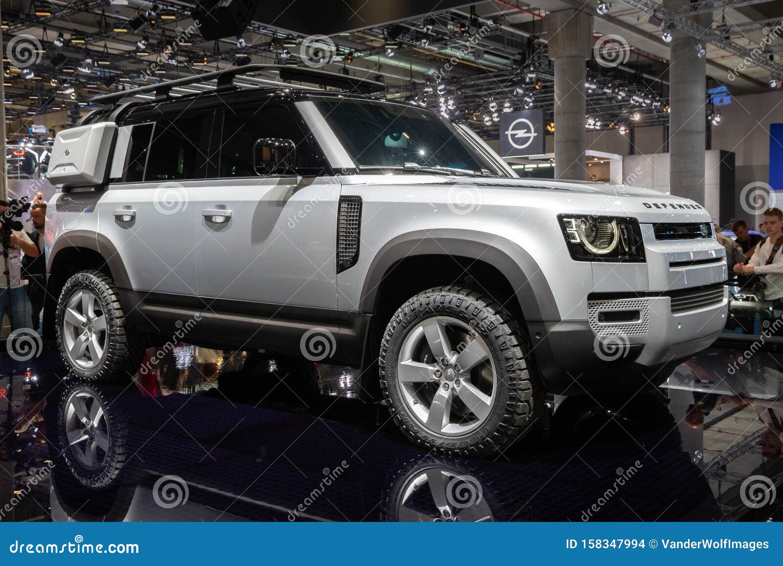 Nuevo Coche Land Rover Defender 2020 Imagen de archivo editorial ...