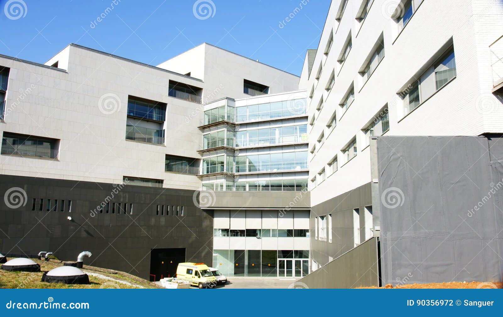Nuevo Edificio Del Hospital De San Pablo Foto de archivo - Imagen de ...
