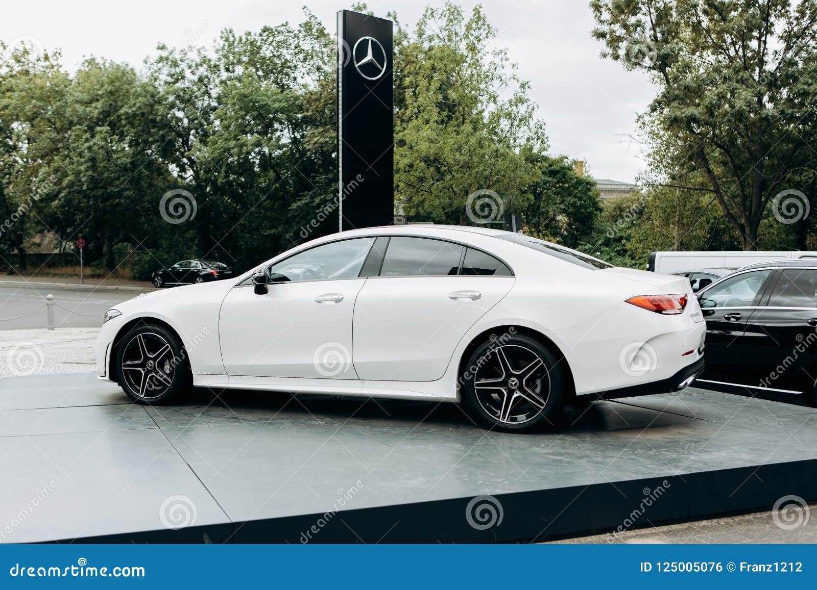 Nuevo Mercedes-Benz Blanco CLS Foto editorial - Imagen de estilo, coche ...