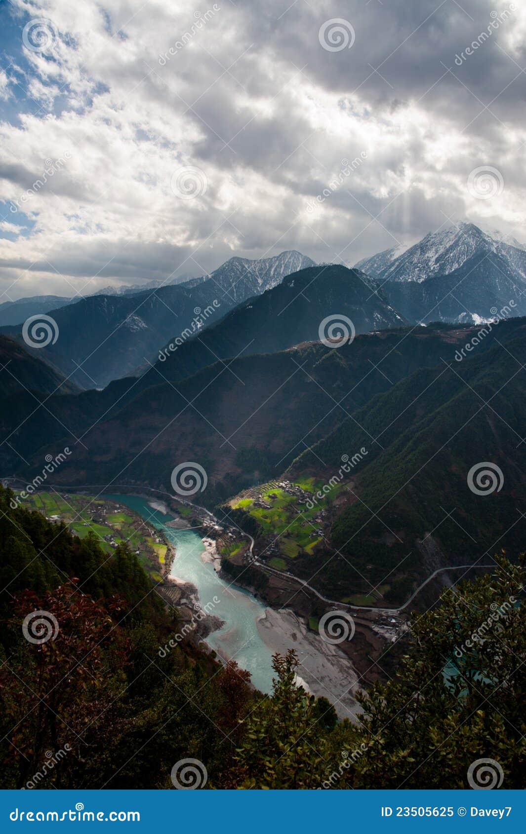 Nujiang Grand Canyon stock image. Image of restful, fishing - 23505625