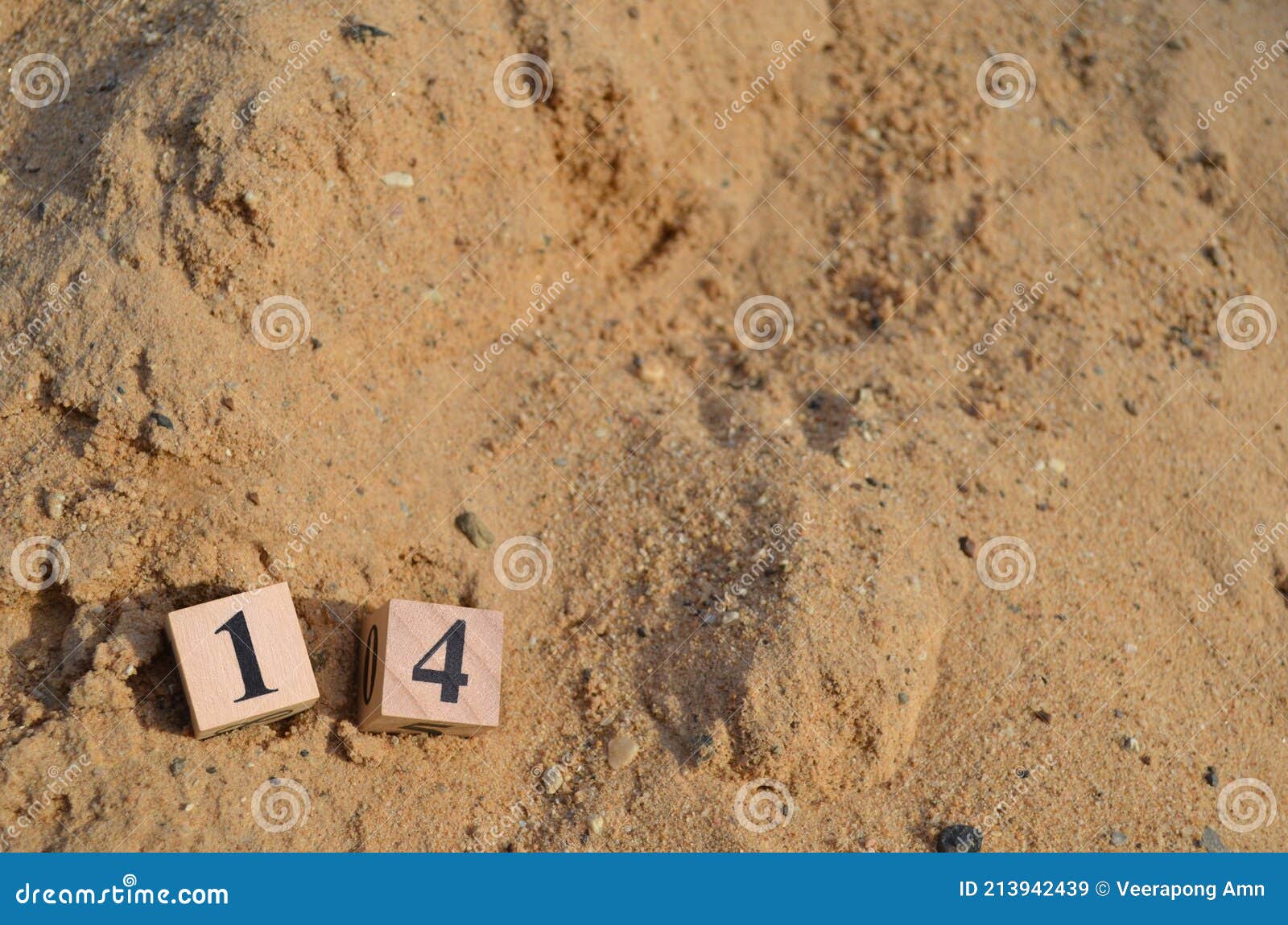 Number 14, Number Cube in Natural Concept2 Stock Image - Image of ...