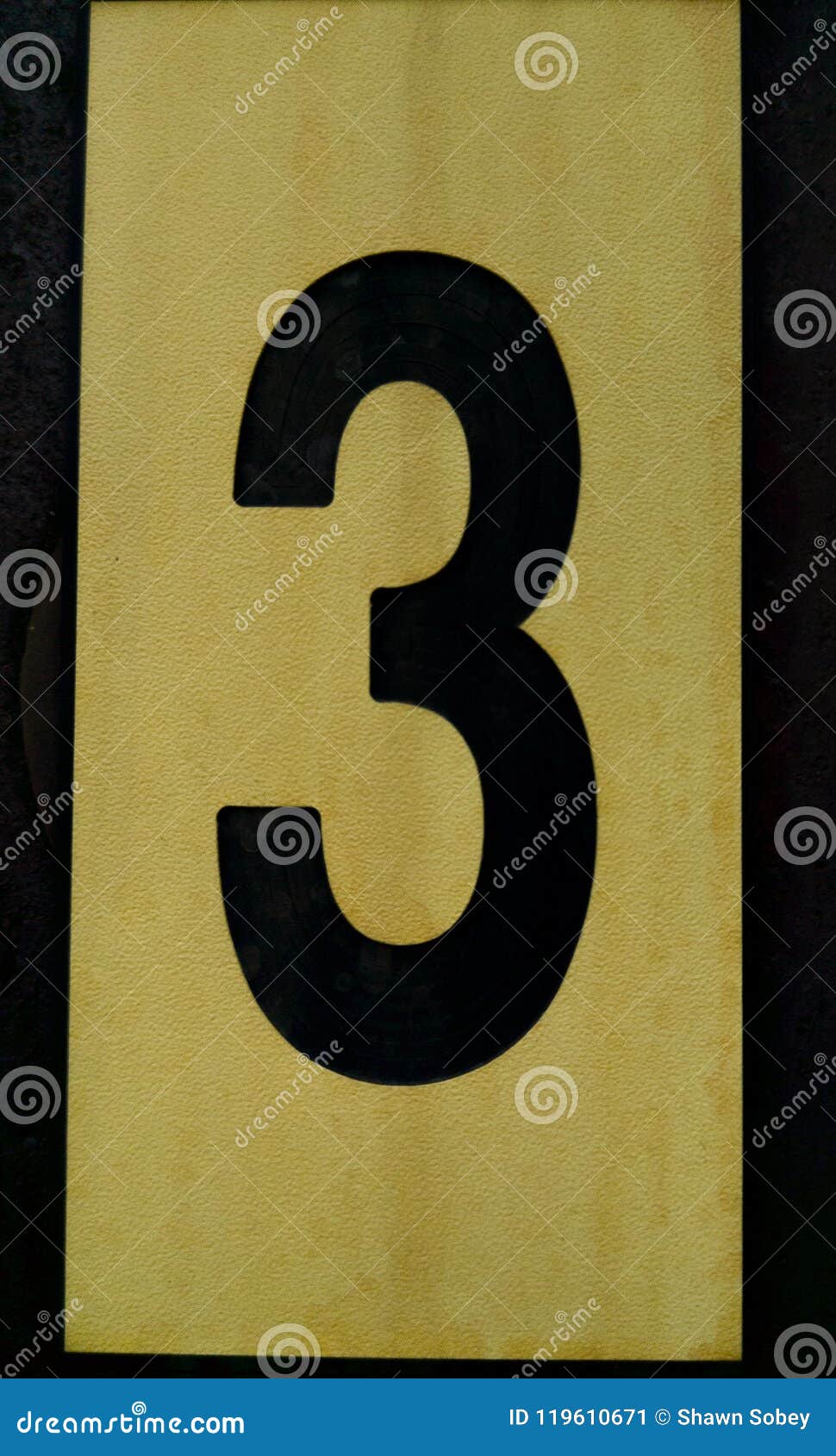 Number 3 with a Yellow Background Stock Image - Image of digit, figure ...