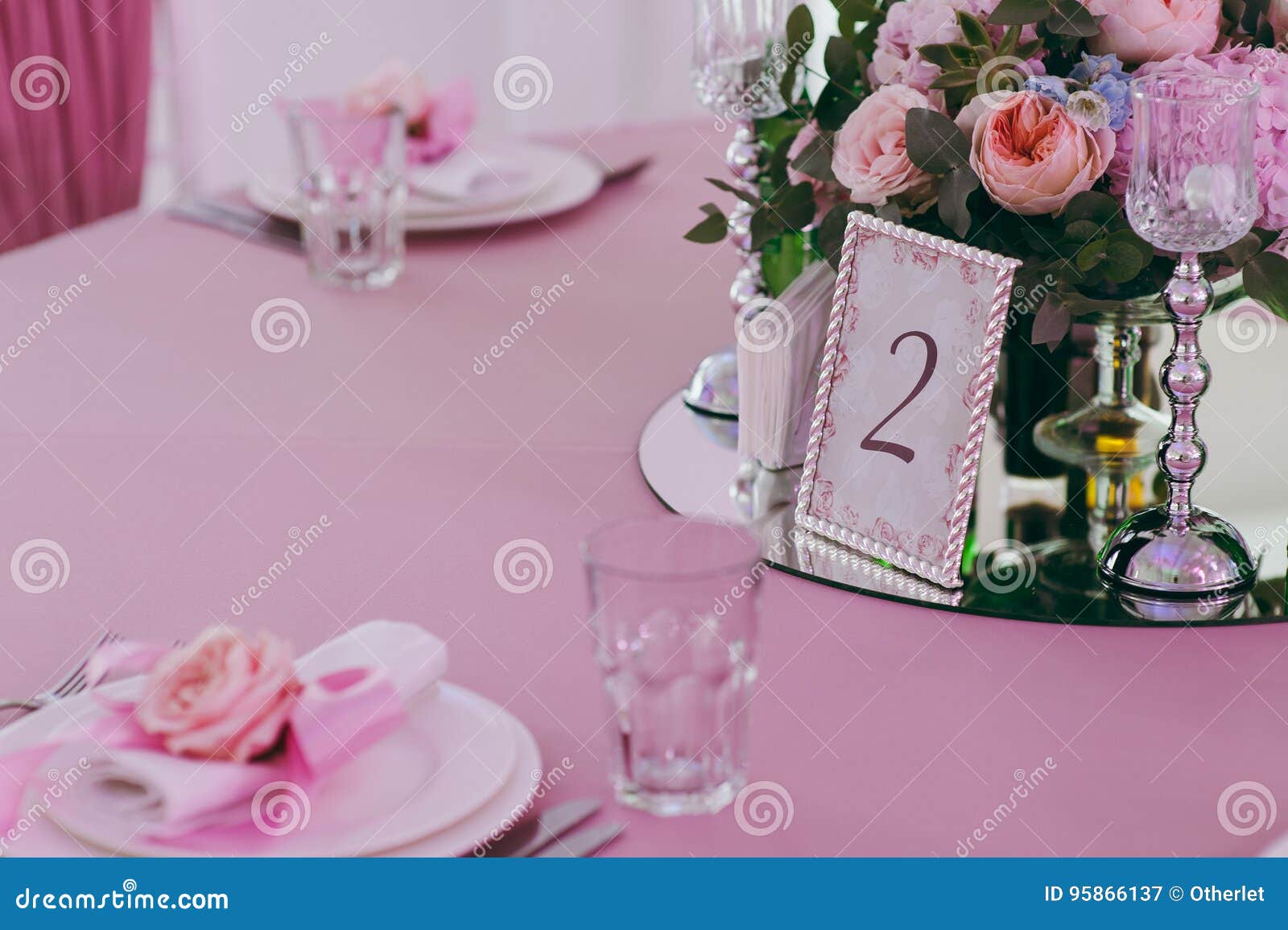 Numbering Tables at the Wedding Stock Image - Image of banquet, bouquet ...