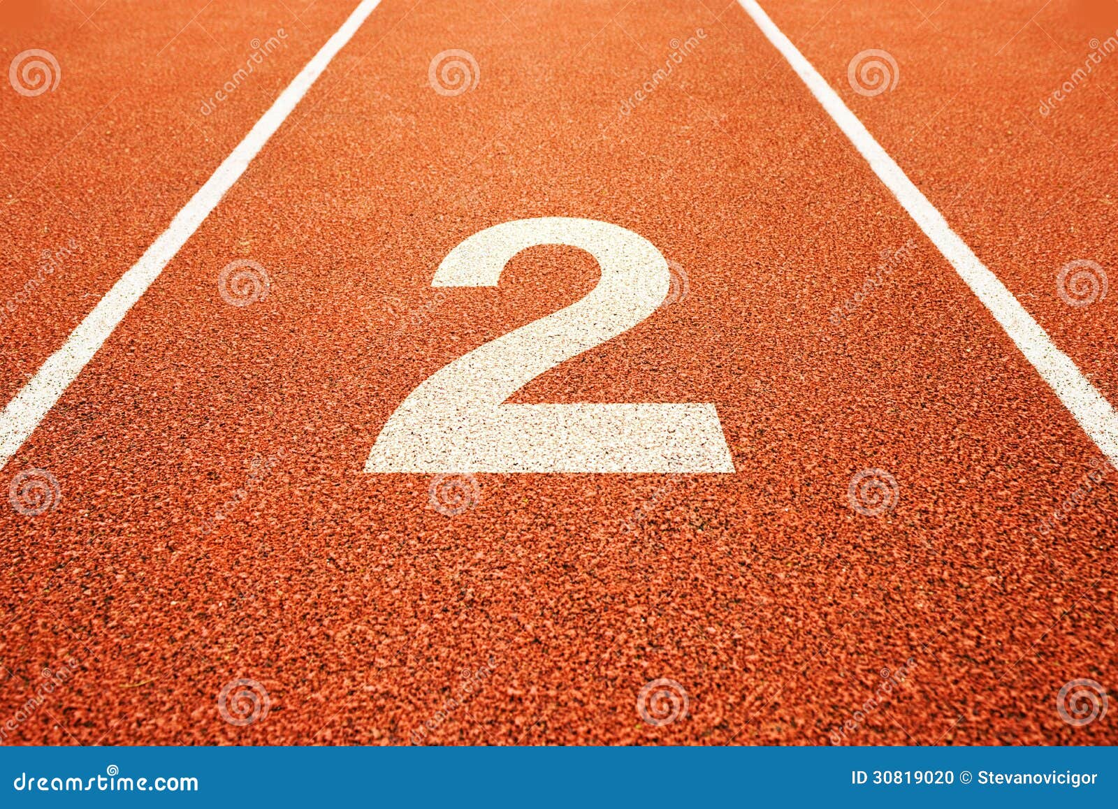 Nummer zwei auf Laufbahn stockfoto. Bild von übung, athlet - 30819020
