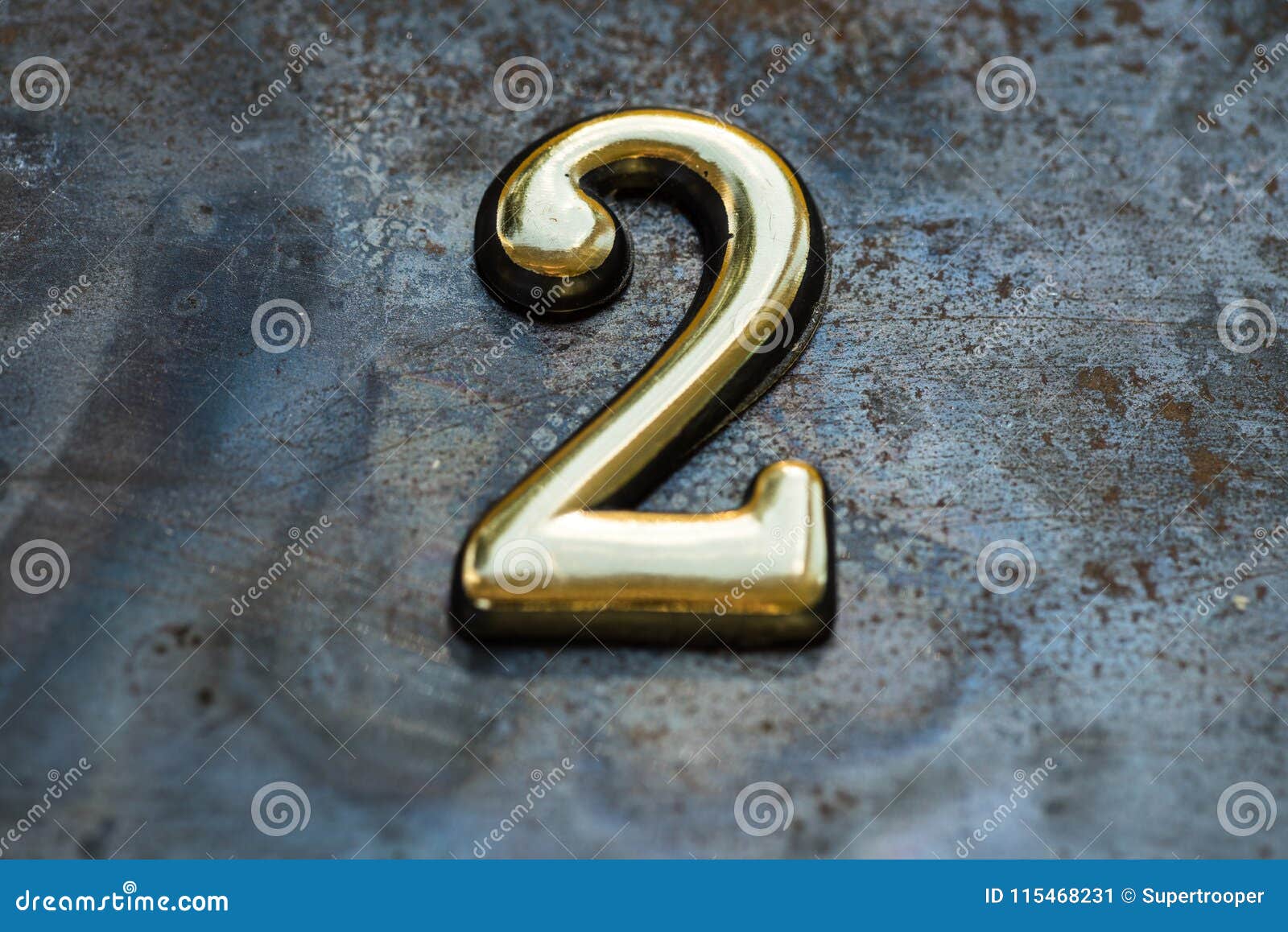 Nummer zwei-Beschriften stockbild. Bild von feiertage - 115468231