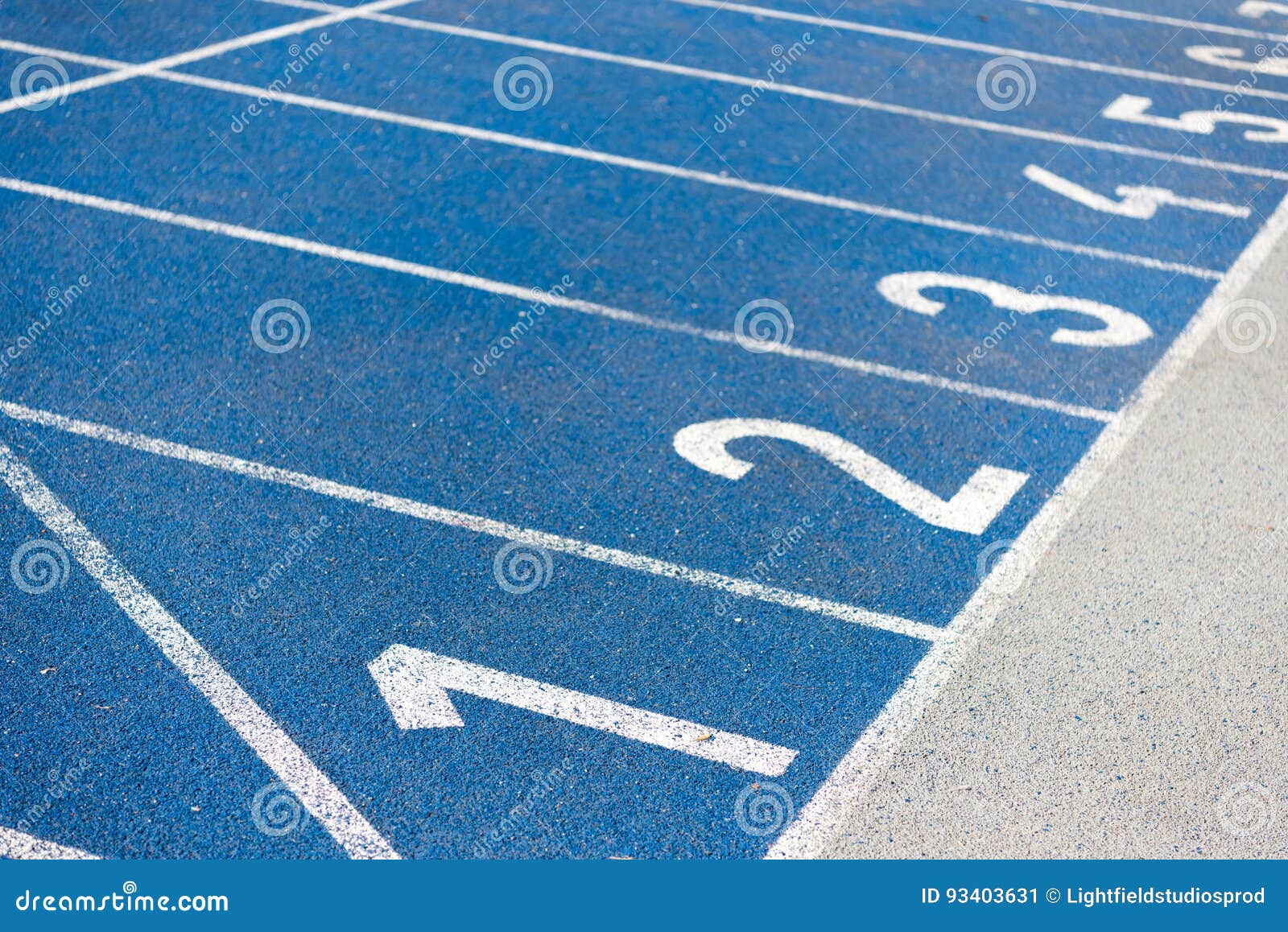 Nummeration Der Laufbahn Auf Dem Olympiastadion Stockbild - Bild von ...