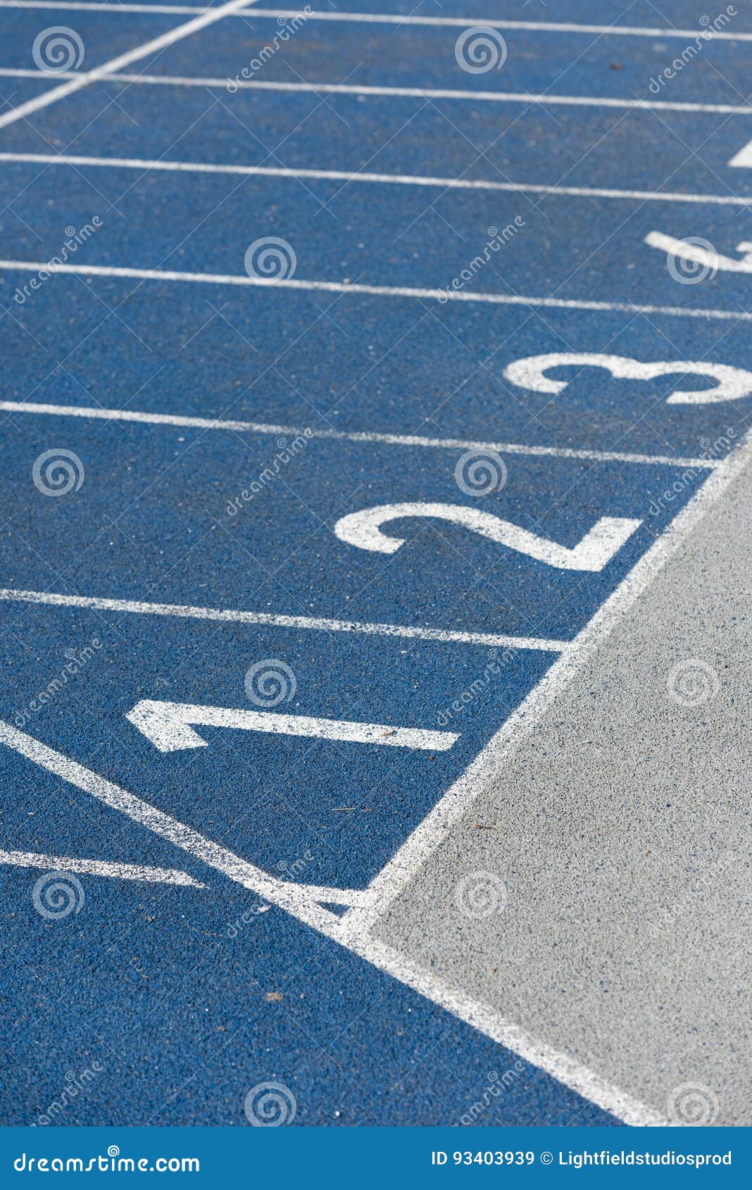 Nummeration Der Laufbahn Auf Dem Olympiastadion Stockbild - Bild von ...