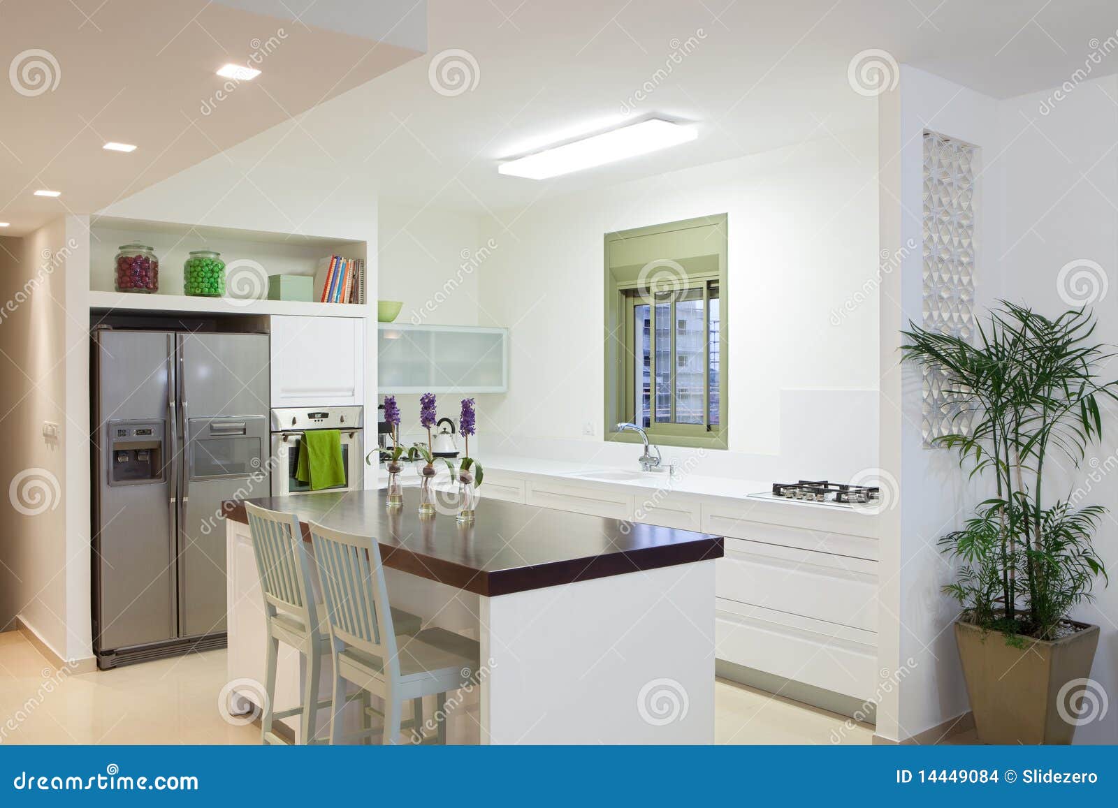 Nuova Cucina in Una Casa Moderna Fotografia Stock - Immagine di lusso ...