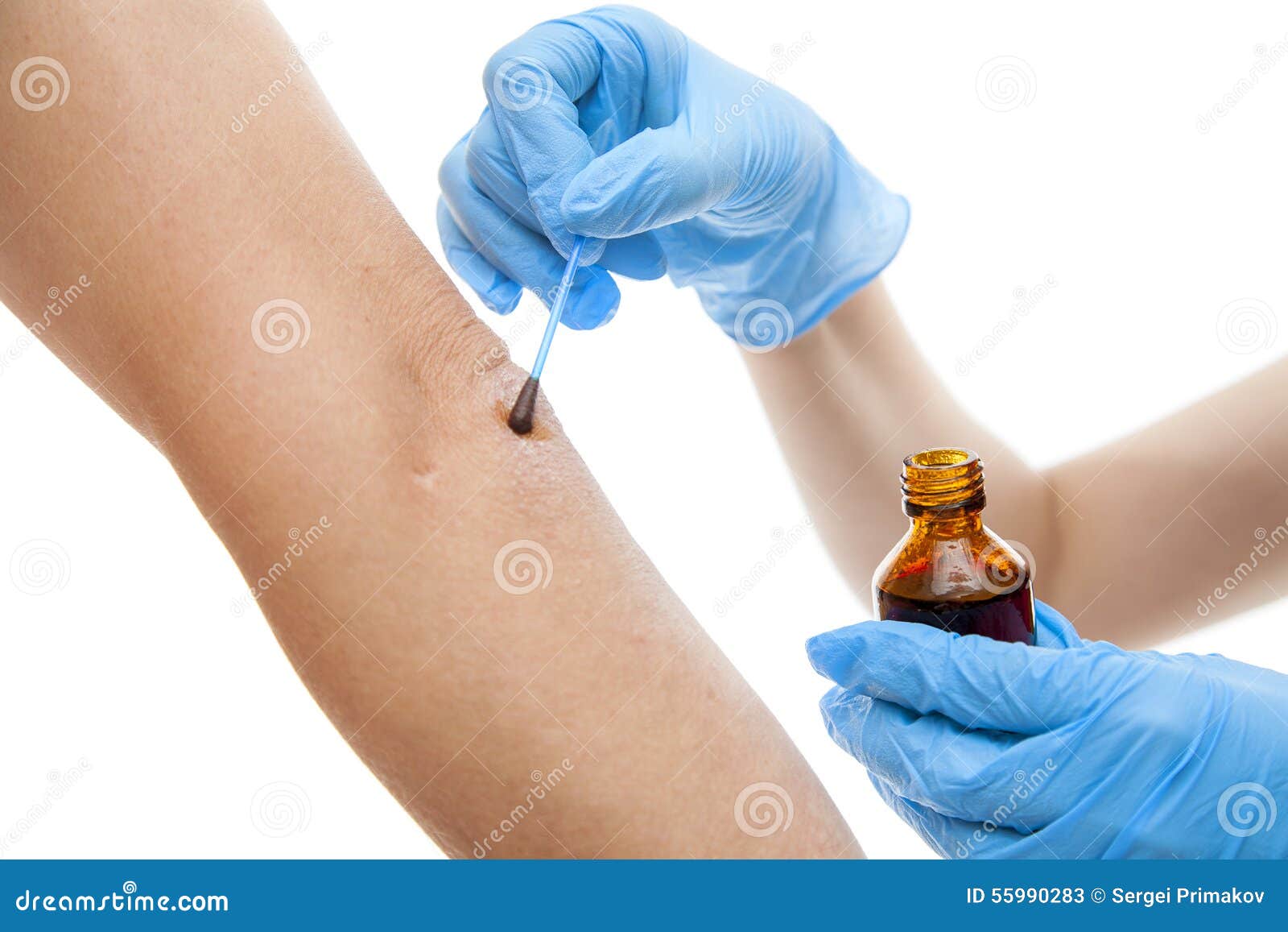 Nurse Applying Iodine Royalty-Free Stock Photography | CartoonDealer ...