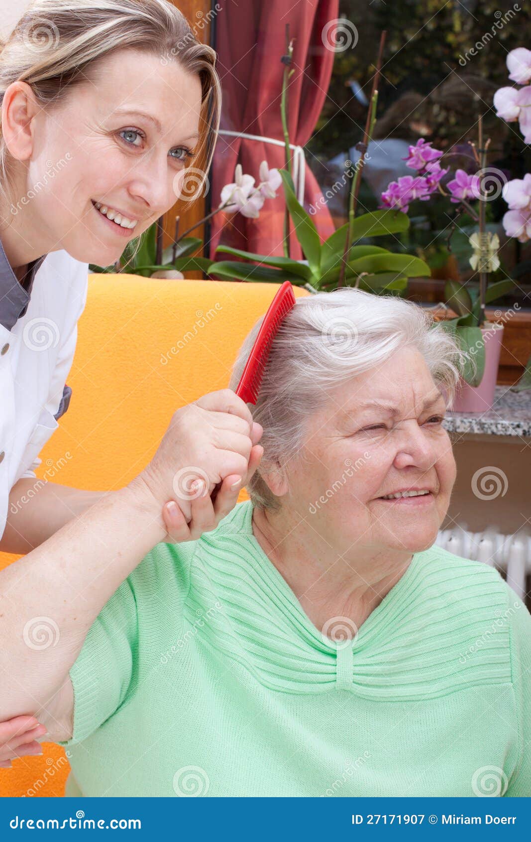 Nurse Combs the Hair of a Senior Stock Image - Image of adult, nurse ...