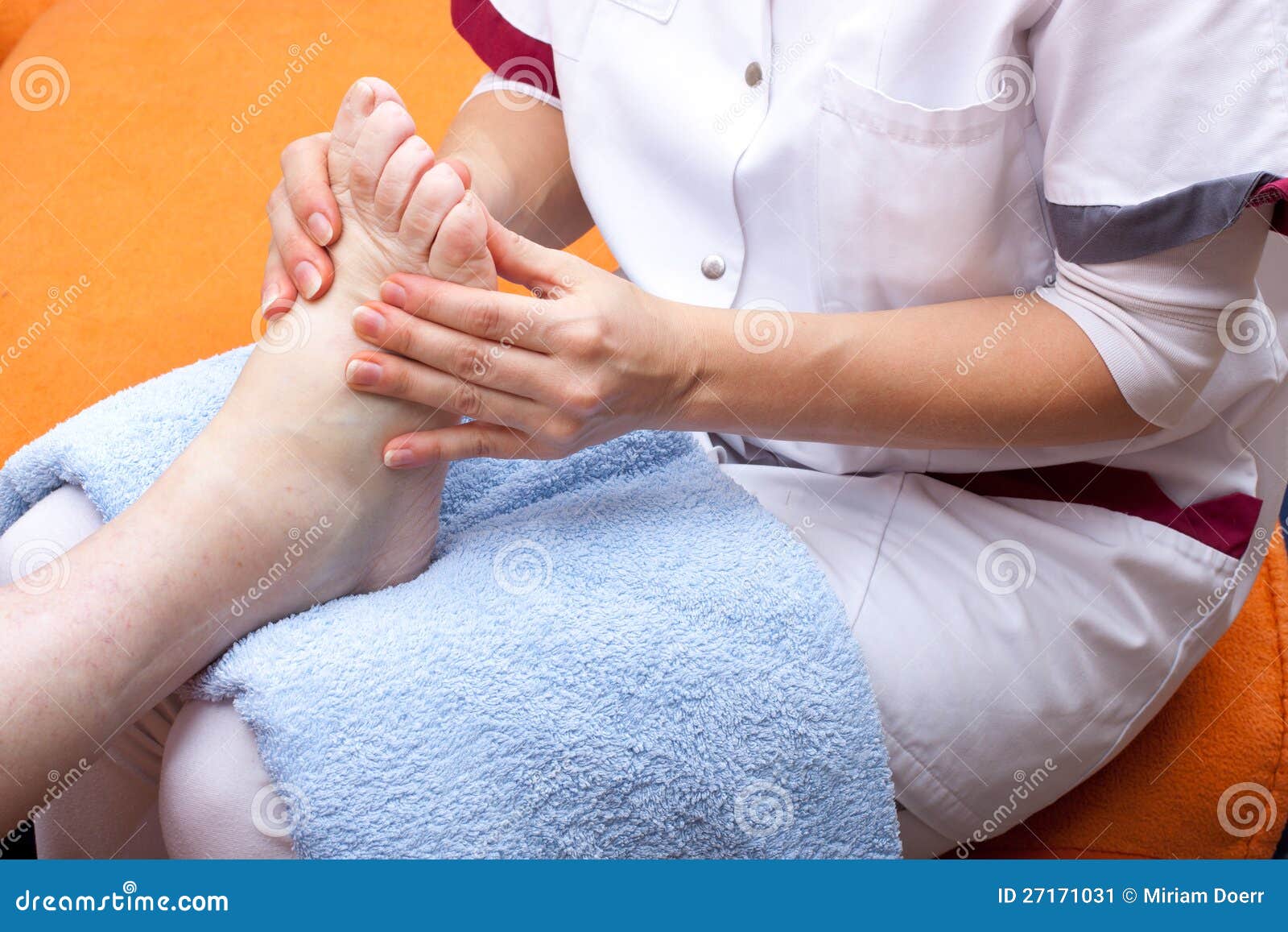 Nurse Treats a Patient Foot Stock Image - Image of female, hand: 27171031