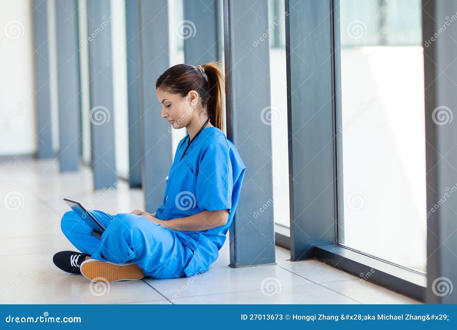 Nurse using laptop stock image. Image of office, attractive - 27013673