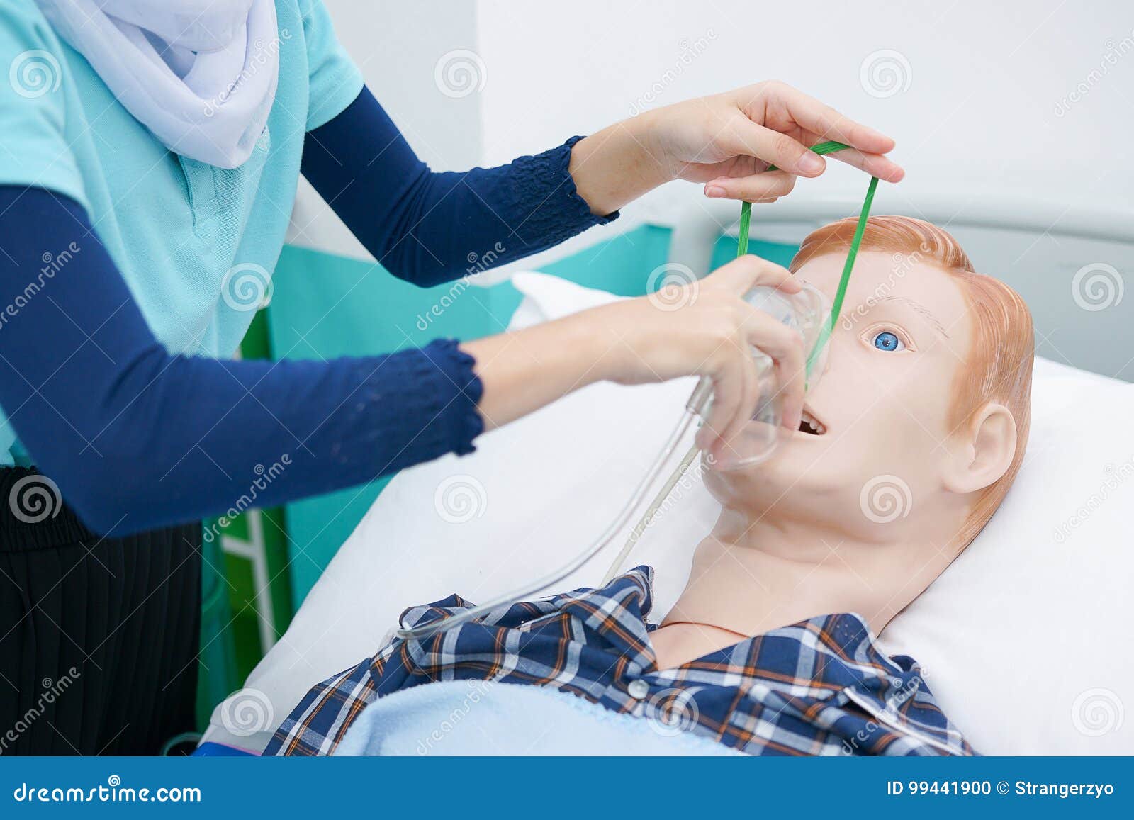Nursing Student are Practicing How To Provide Oxygen Administration To ...
