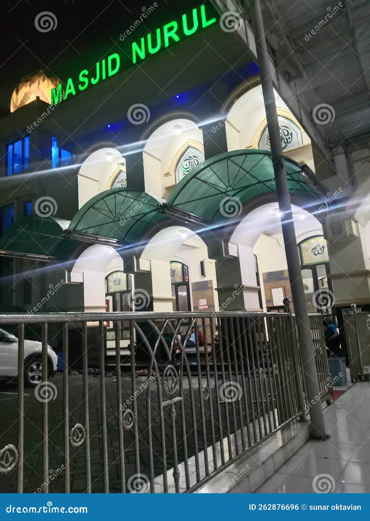 Iman Mosque Or Shah Mosque, Lighten Up To The Night Sky In Isfahan ...