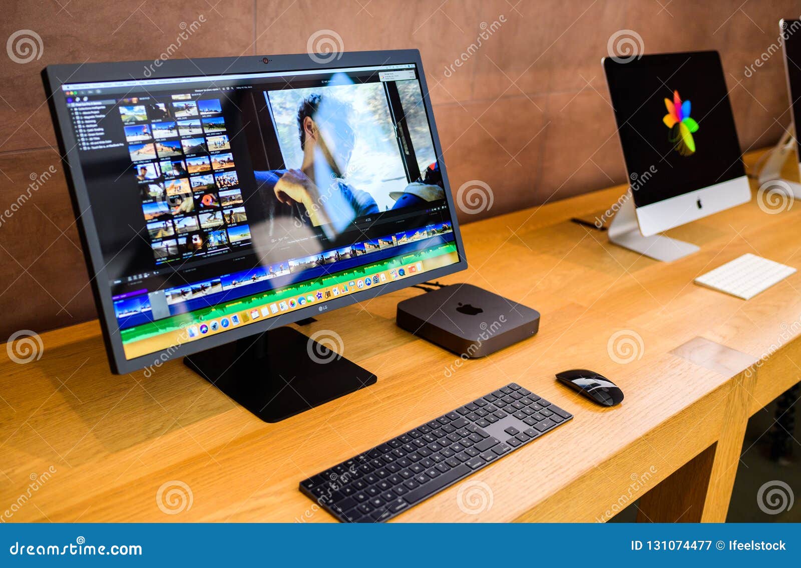 Ny Apple Mac Mini Dator 2018 Bredvid IMac Redaktionell Arkivbild - Bild ...