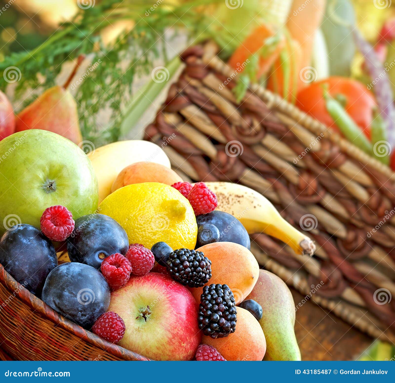 Ny organisk mat - sund mat fotografering för bildbyråer. Bild av ...
