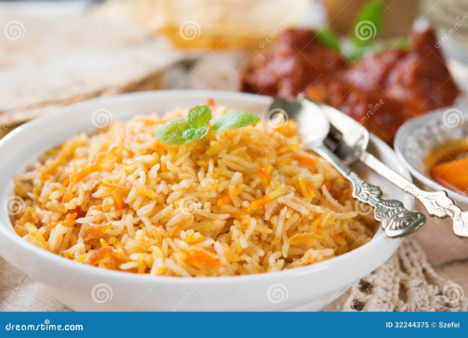 Nya lagade mat indiska ris fotografering för bildbyråer. Bild av varmt ...