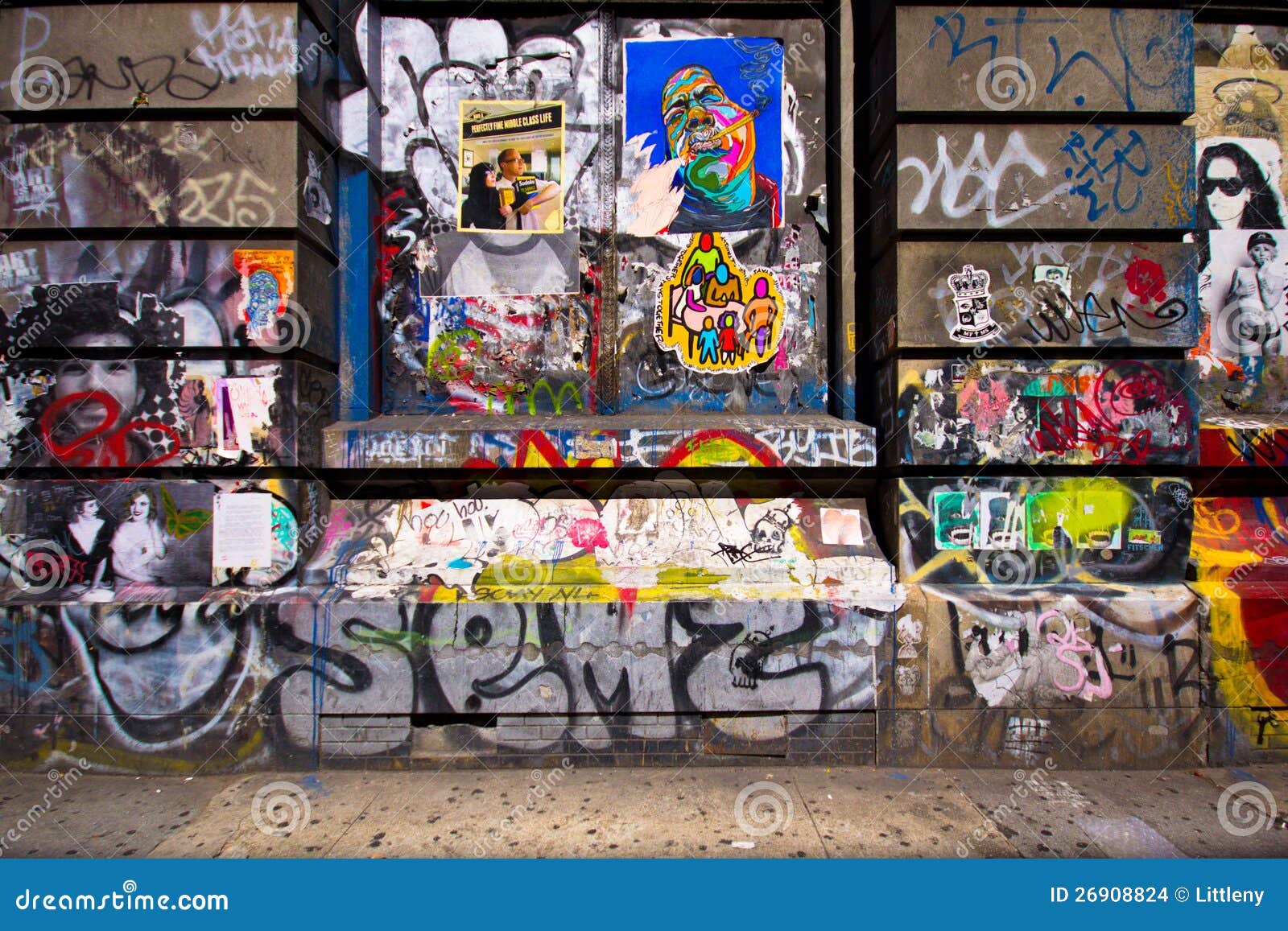 NYC Graffiti editorial stock image. Image of lower, paint - 26908824