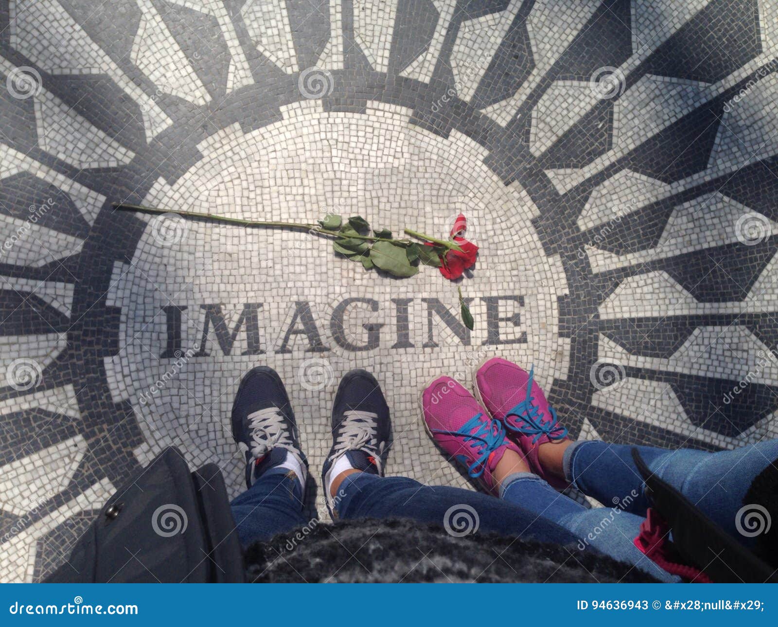 NYC imagine & rose editorial stock photo. Image of lenon - 94636943