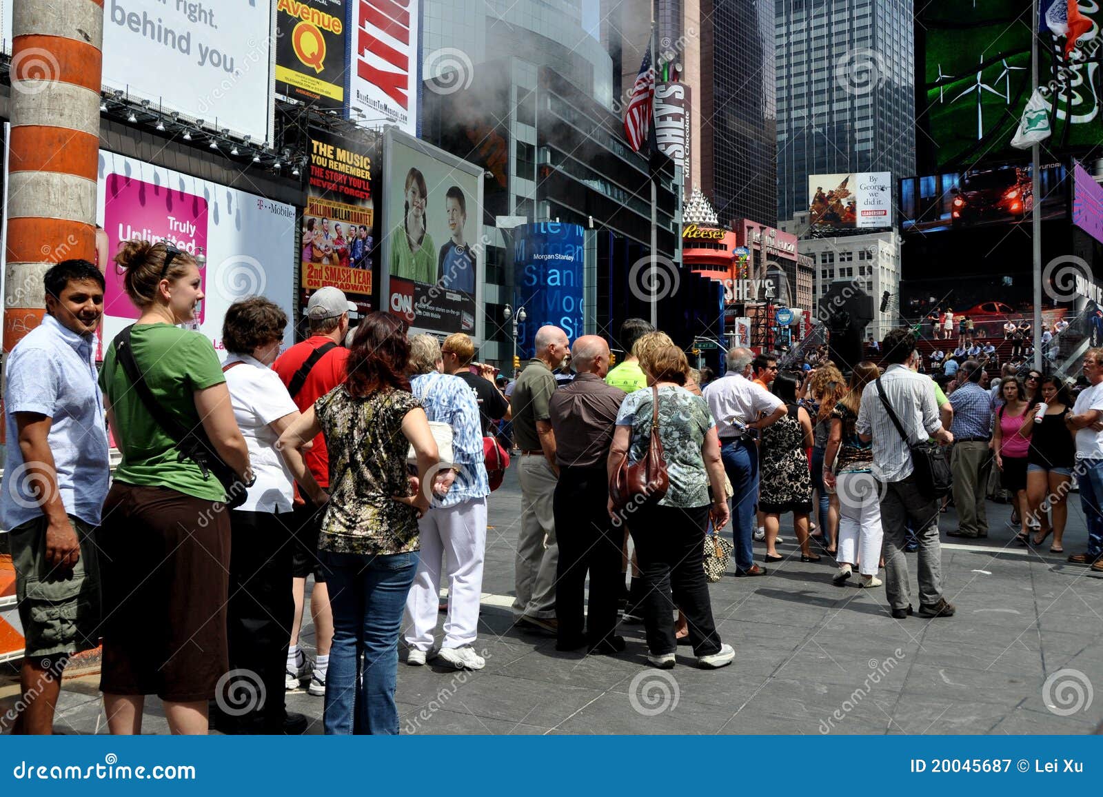 NYC: People Waiting on Line at TKTS Booth Editorial Photography - Image ...