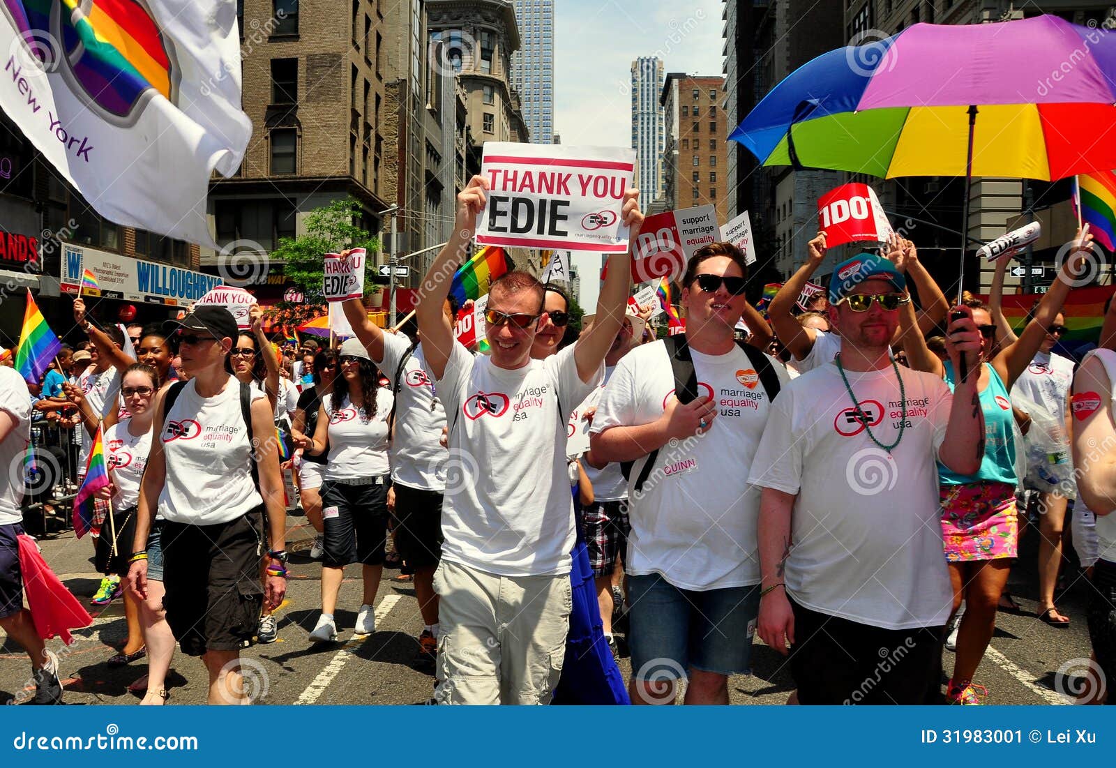 NYC : Pride Parade Marchers Gai Photo éditorial - Image of cinquième ...