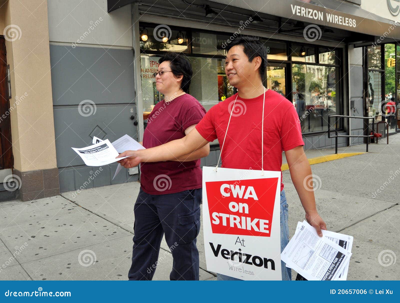 NYC: Striking Verizon Telephone Workers Editorial Photo - Image of ...