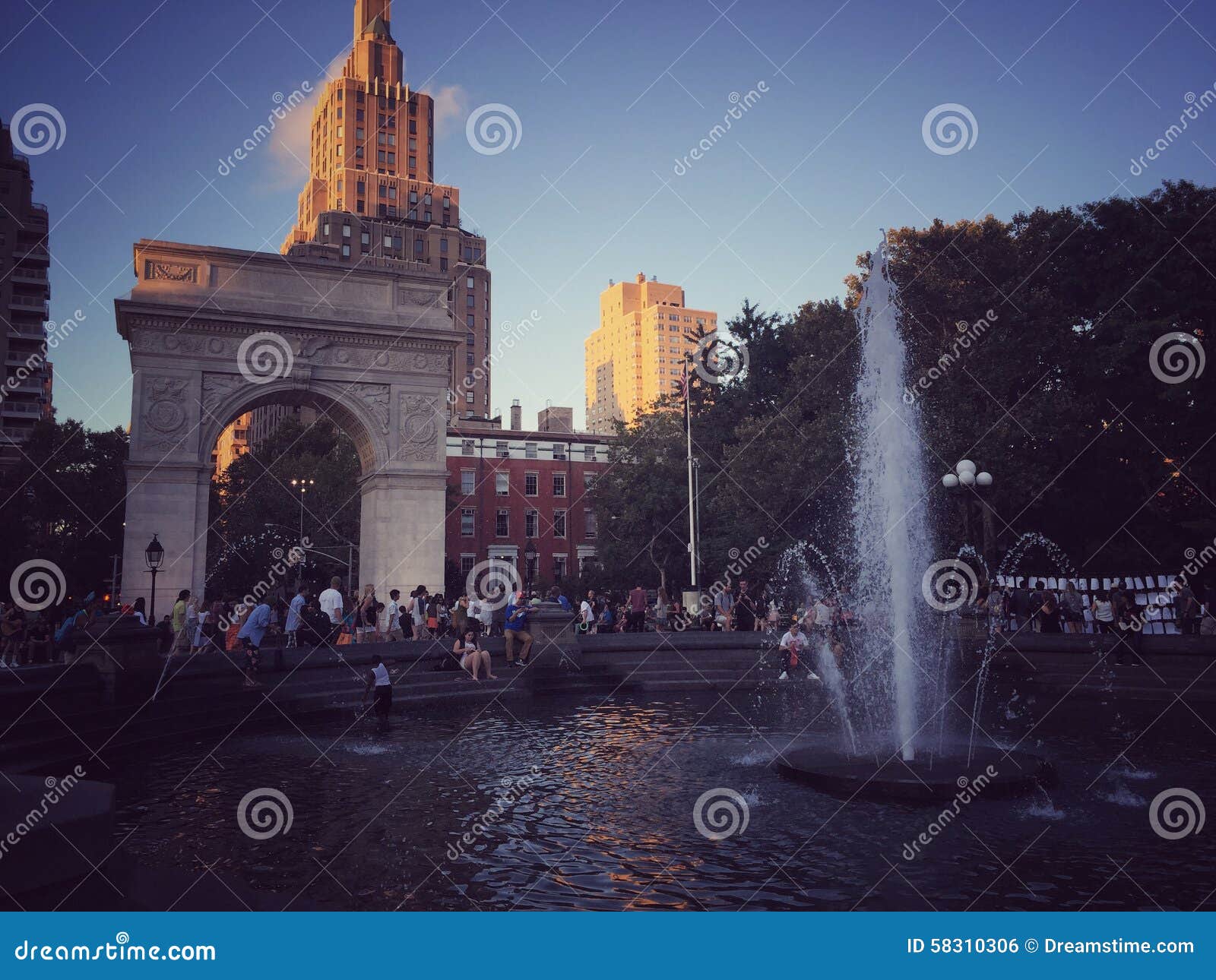 NYC sunset at the park editorial photo. Image of washington - 58310306