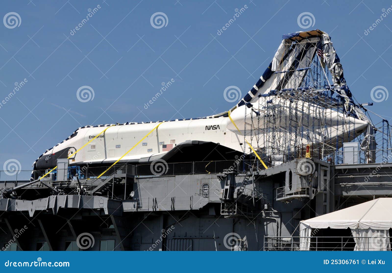 NYC: U. S. Space Shuttle Enterprise Editorial Photo - Image of space ...